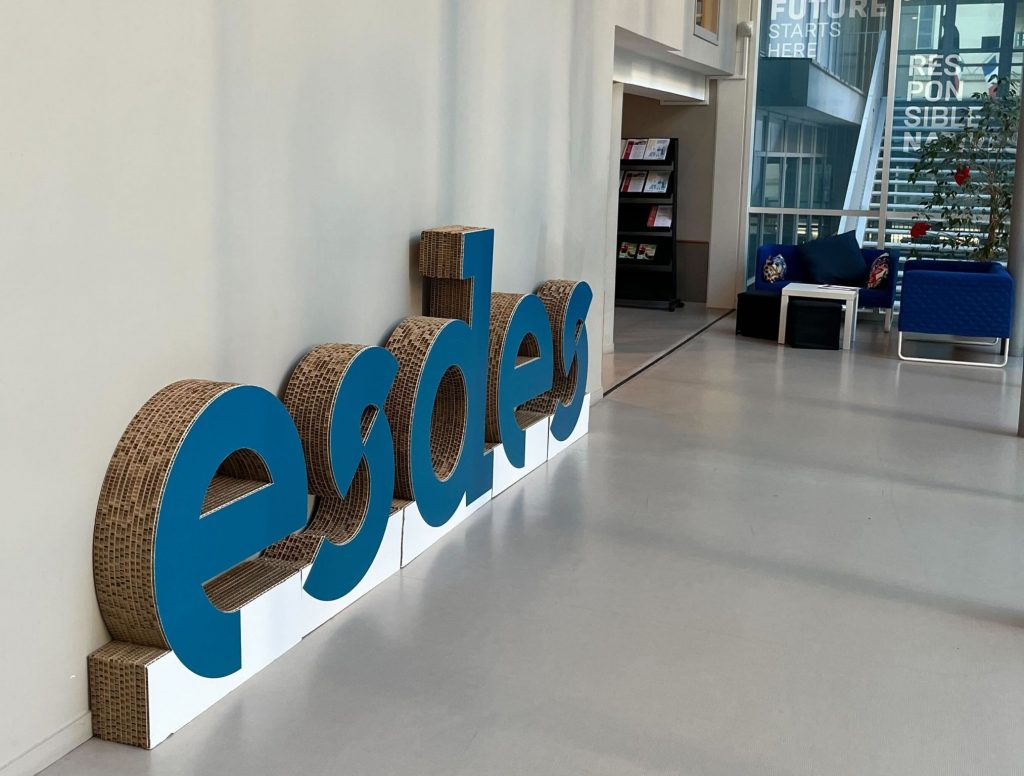 Logo en carton alvéolaire - LEONARD DIJON