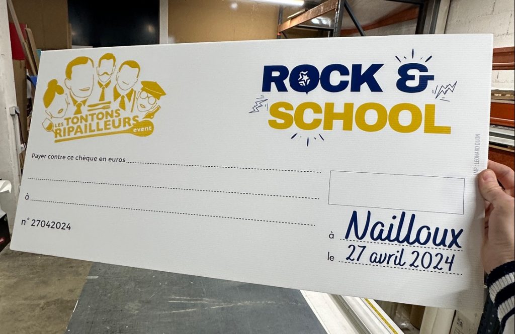 Chèque géant personnalisé en carton (faux chèque) - LEONARD DIJON