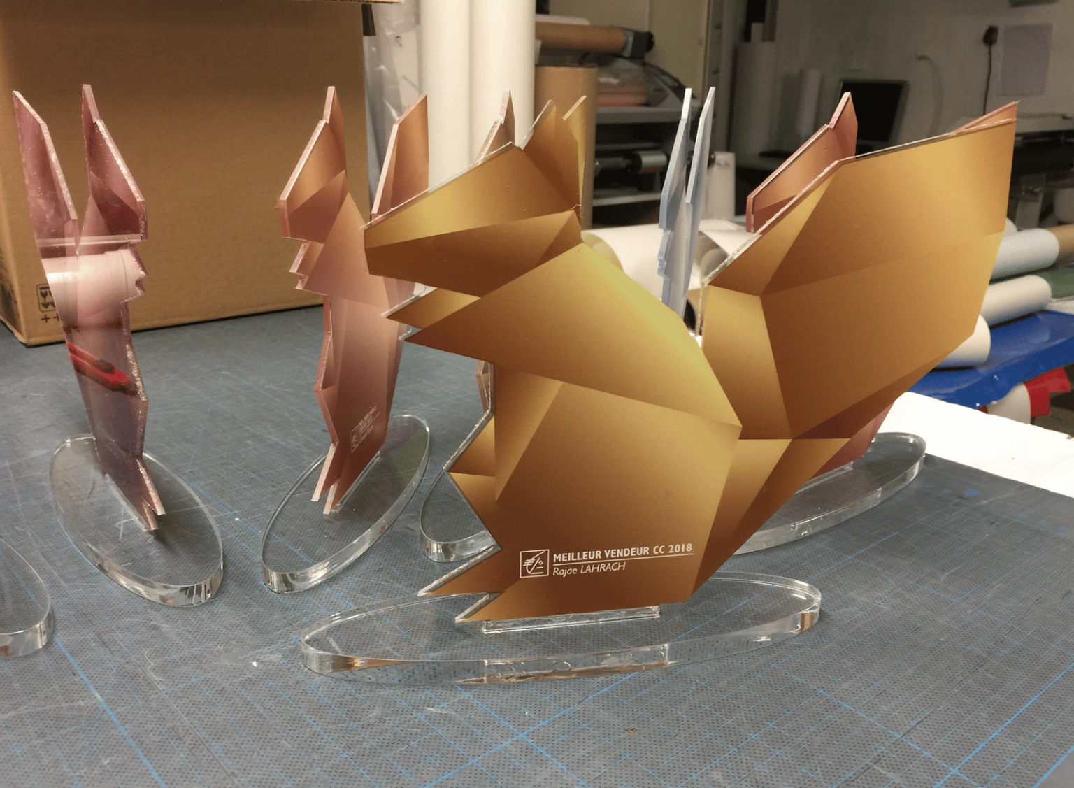 Trophées plexiglass personnalisés - LEONARD DIJON