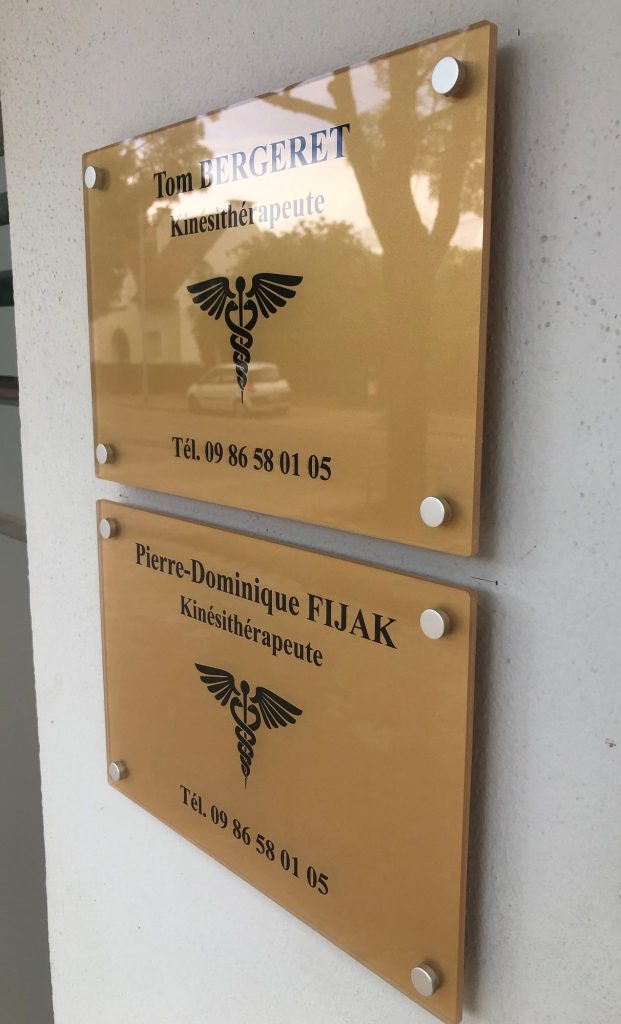 Plaque professionnelle plexiglas médecin - LEONARD DIJON